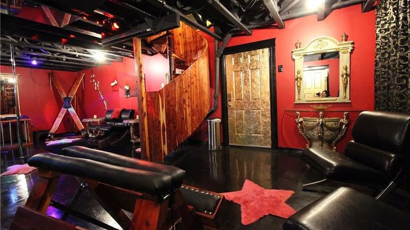 The best district dungeon for your pleasure